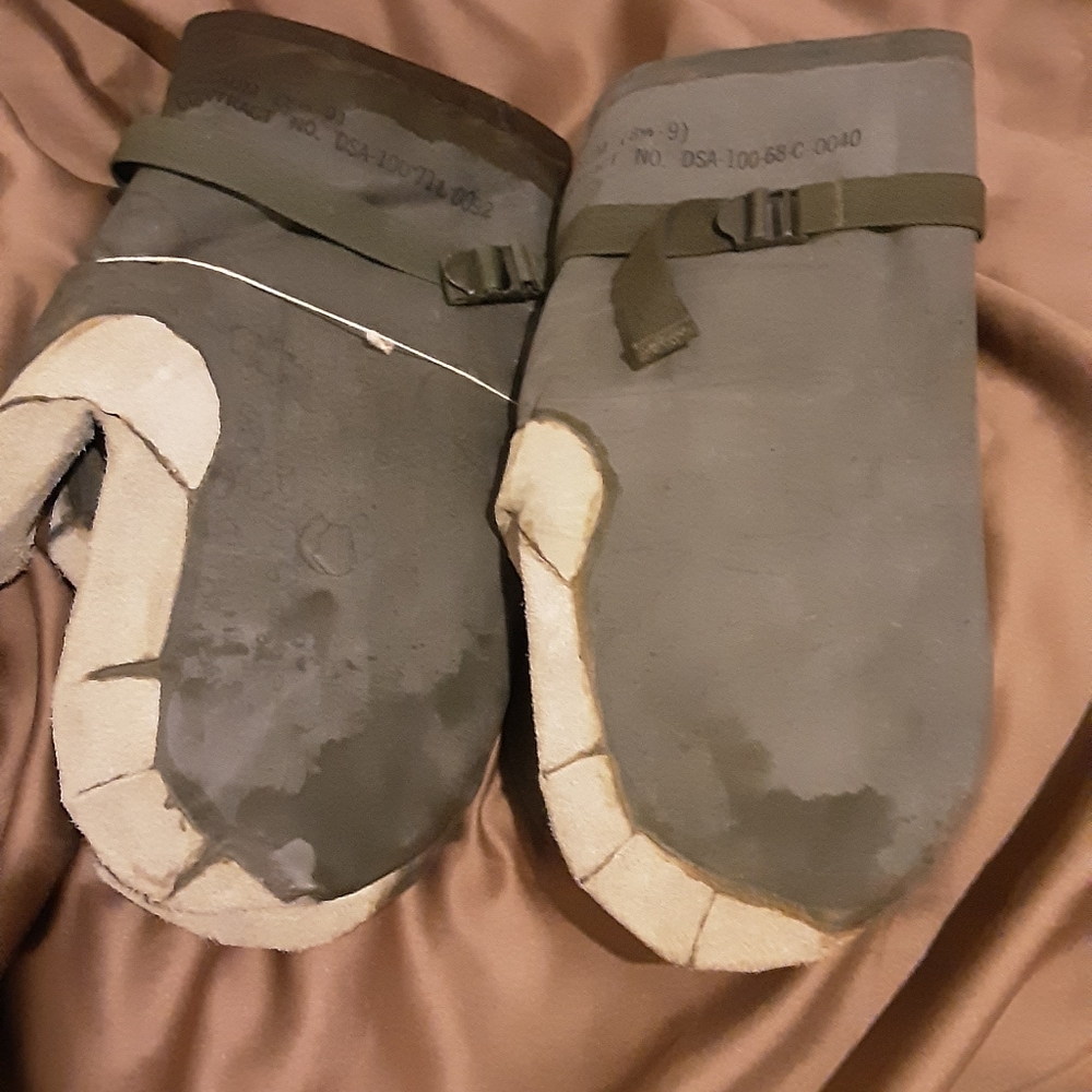 Military Issue Vintage Super Heavy Artic Mittens - Gem